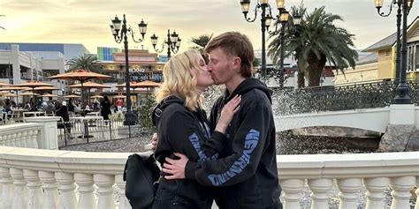 Haley Ommen And Timothy Crains Wedding Website The Knot