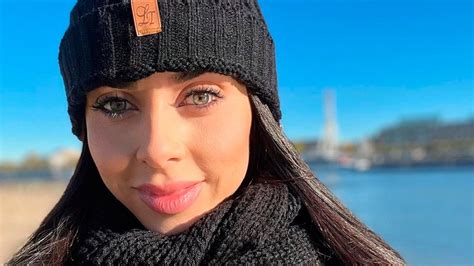 Cenapop Ex Atriz De Pegadinhas Far Casamento Nudista Todo Mundo Pelado