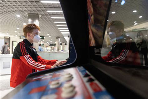 Vintage Arcade Games Return To A San Francisco Bart Station