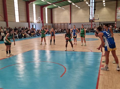 Basketn3f Ozon A Fait Parler Son Expérience Et Son Physique