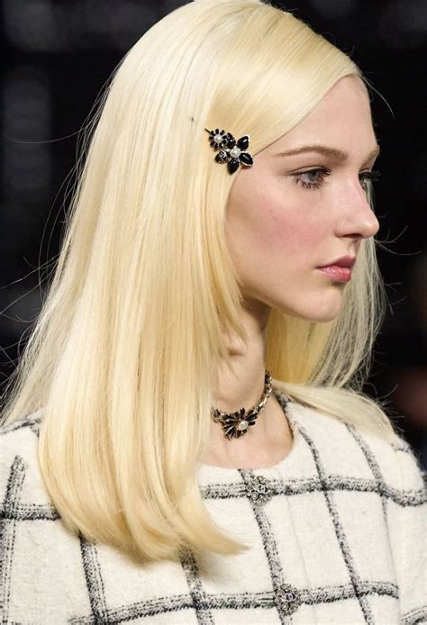 90s Runway Hairstyles Model Hairstyles Runway