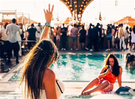 Level 8 Rooftop Bar In La Los Angeles The Rooftop Guide
