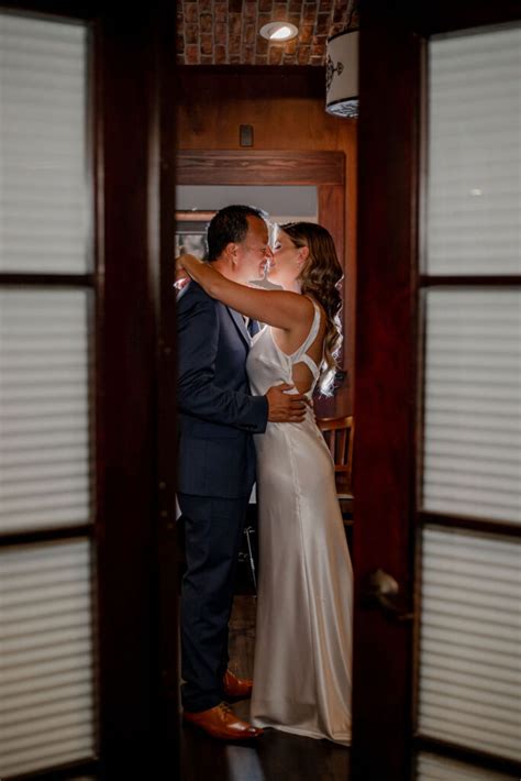 Lexi Daniels Vintage Love Engagement Session In Pearland Texas