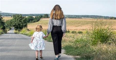 Когато за втори път видях допълнителната съпруга на мъжа ми в дома ни реших да поговоря с него