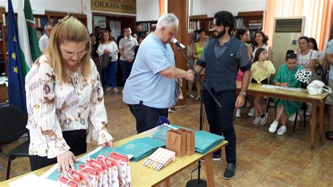 Дипломиране на Випуск 2022 Езикова гимназия д р Иван Богоров Димитровград