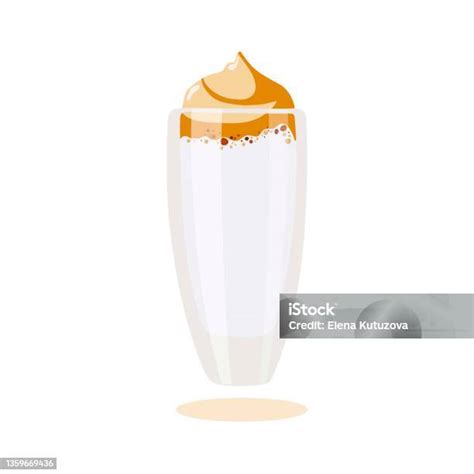 달고나 커피 크림 음료와 투명 유리 우유와 거품 휘핑 커피 흰색에 분리 된 유리 술집 바 레스토랑 메뉴 파티 장식 음료 템플릿을