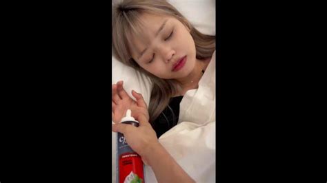 잠든 동생 괴롭히기 아프리카TV VOD