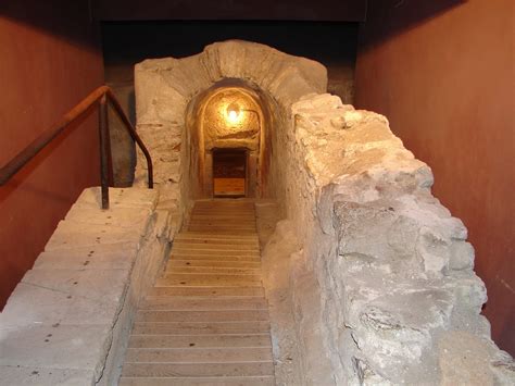 Римска Гробница Хисаря Ела и Почувствай