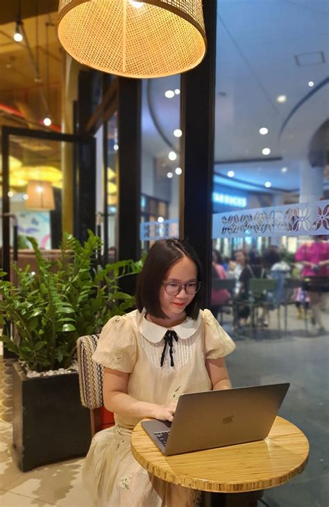 Giới Thiệu The Introvert Writer Giới Thiệu The Introvert Writer