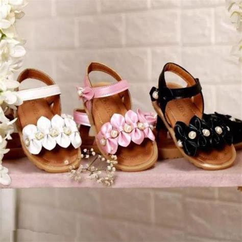 صندل دخترانه مدل مروارید فروشگاه کفش بچه گانه فندق شوز