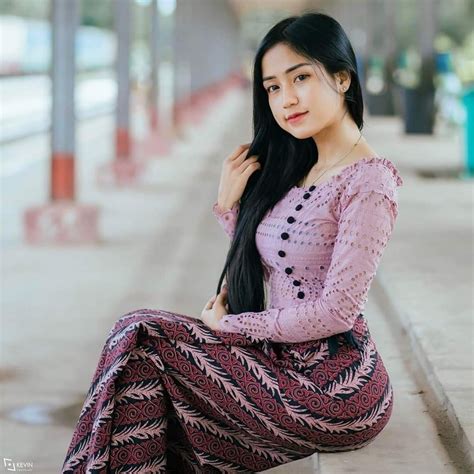 မြန်မာဆန်ဆန်လေးလှတဲ့ မြန်မာ့အလှ