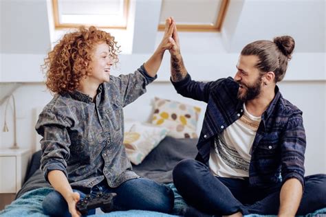 10 Ways To Tell If Someone Is Looking For Romance Or Sex