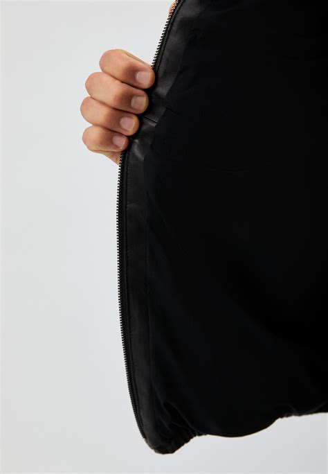 Пуховик мужской Armani Exchange H49R71 E9P71 купить за 35100 руб.