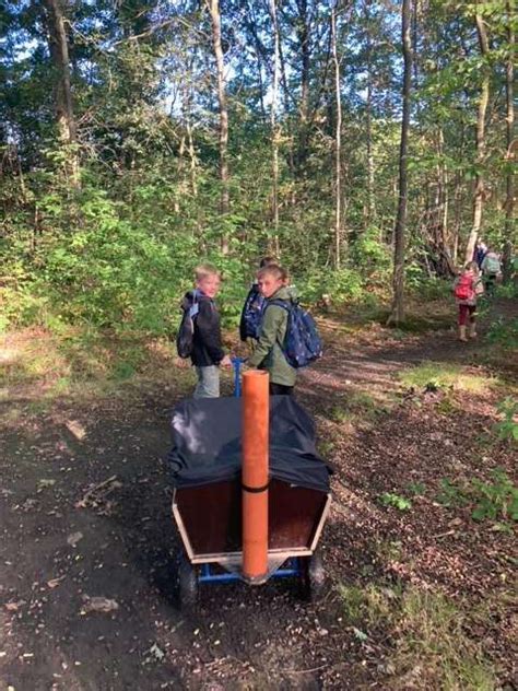 Het 2e Leerjaar Op Bezoek Bij Antwanet De Pissebed VBS De Kiem