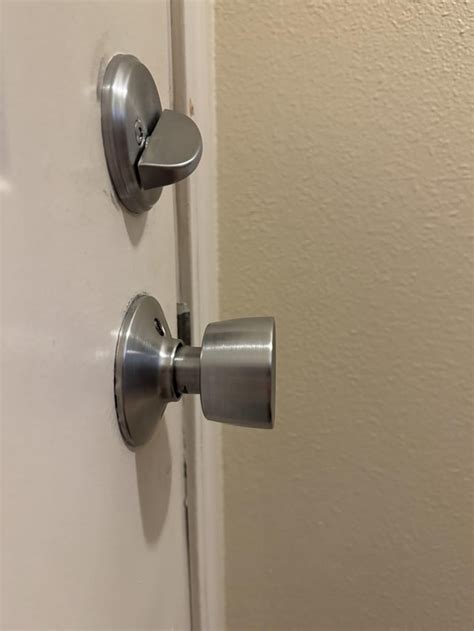 How do I fix this doorknob? : r/Locksmith