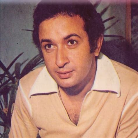 نور الشريف زوج أمه حاول إختطافه وإكتشف أن عمه هو والده وغير إسمه في