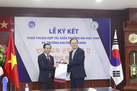 Trường Đại học Vinh và Trường Đại học Kunjang Hàn Quốc tổ chức lễ ký kết Thỏa thuận hợp tác