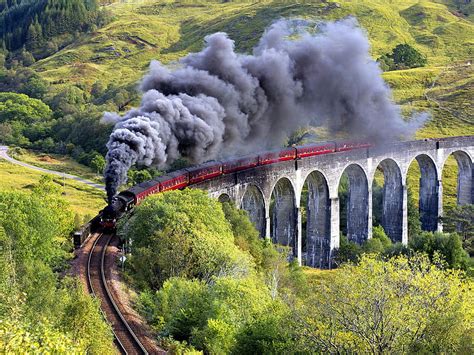 Hogwarts Express의 기차는 스코틀랜드에서 발이 묶인 관광객을 구출합니다 Condé Nast Traveler 해리포터 기차 Hd 월페이퍼 Pxfuel