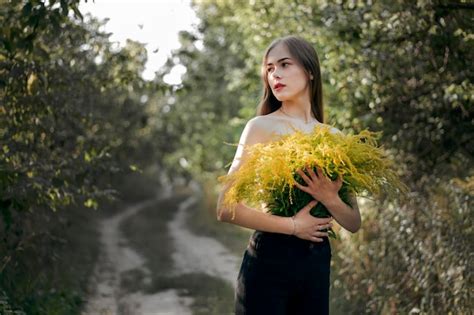 Premium Photo Sensual Gentle Woman Floral Bra Sensual Spring Girl