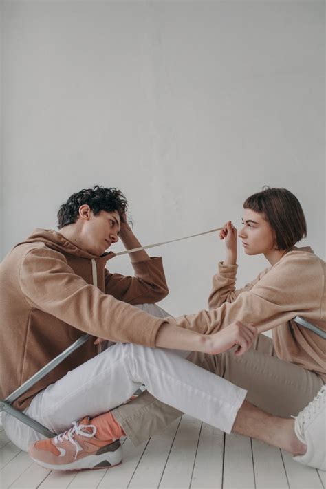 Can You Date Someone With Commitment Issues Factstor