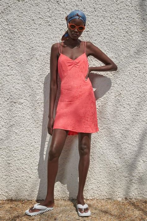 Плаття — ціна 600 грн у каталозі Короткі сукні Купити жіночі речі за доступною ціною на Шафі