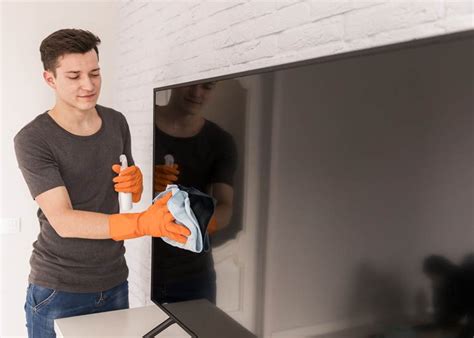 Como Limpar Tela De Tv 10 Macetes Para Deixar Tudo Limpinho