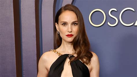 Natalie Portman E Jenna Ortega Star Del Film The Gallerist
