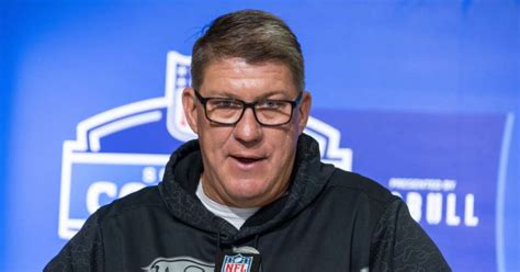 Tampa Bay Bucs Gm Raves About ‘freak Freak Signing Of Hassan Reddick