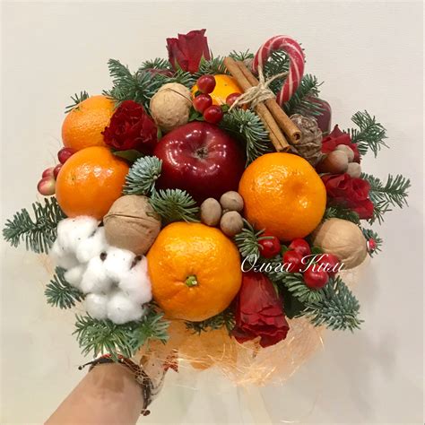Новогодний букет зимний букет букет из мандаринов яблок орехов хлопка и цветов Зимний