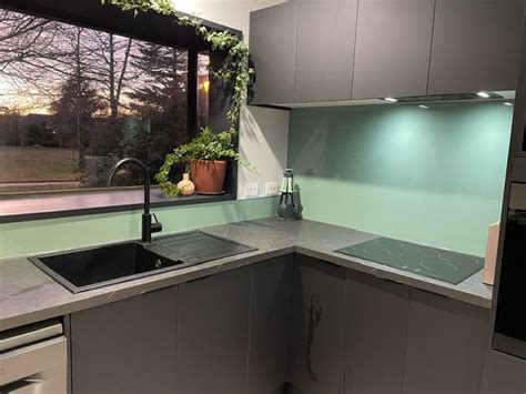 Gallery Reflection Splashbacks