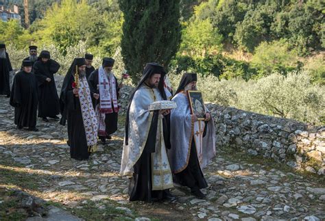 Пасхална литија у Хиландару ХИЛАНДАР Ι Μ ΧΙΛΑΝΔΑΡΙΟΥ Hilandar