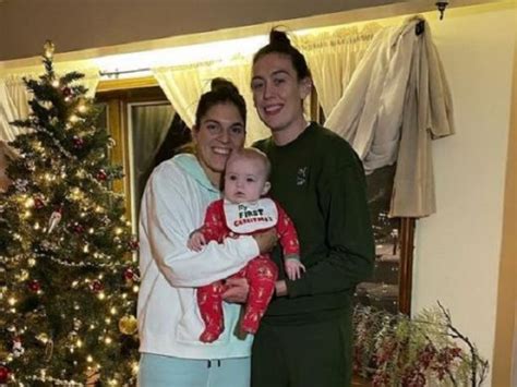 Breanna Stewart Current Contract Hollywoodsmagazine