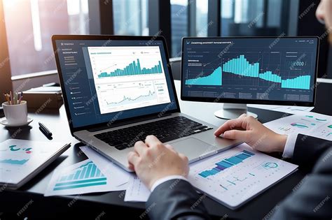 Premium Photo Analyst Working In Business Analytics And Data Management System To Make Report