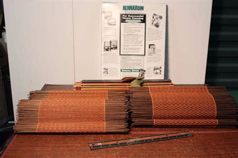 Wood Strip Tabble Runners 4 With Wide Mouth Snap Lids