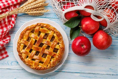 Delicious Apple Pie With Fresh Red Apples Stock Image Image Of Sweet Treat 289979385