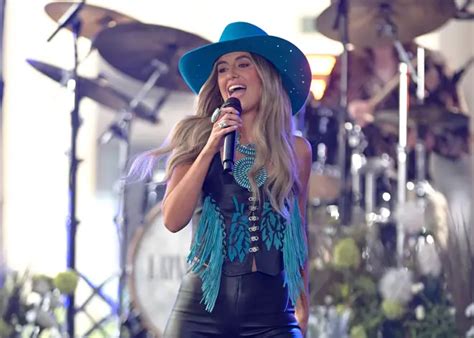 Lainey Wilson Just Got Her Own Hall Of Fame Exhibit—and The Secret Journal They Found Inside