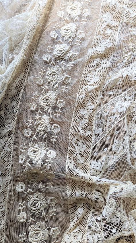 Antique Edwardian 1920s Handmade French Lace Bed Coverlet Antique
