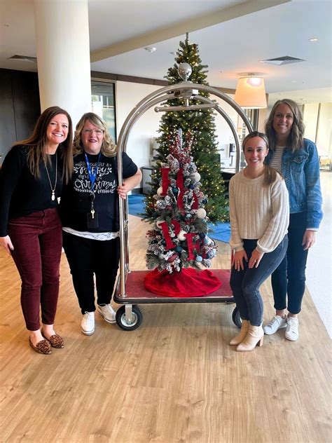 Milesarchitecture Chadrichisonhopelodge Acsdeckthehalls Givingback Miles Architecture