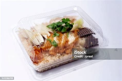 하이난 치킨 찹쌀 믹스와 프라이드 치킨의 음식을위한 플라스틱 상자의 측면보기 상자에 대한 스톡 사진 및 기타 이미지 상자 닭고기 쌀 주식 Istock