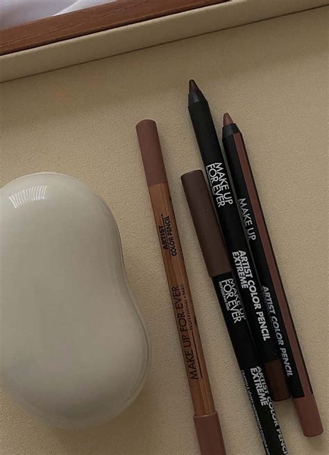 The 5 Best Long Lasting Lip Liners Tested And Reviewed