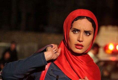 بازدید بازیگران از ساختمان شیشه‌ای صداوسیما تصاویر