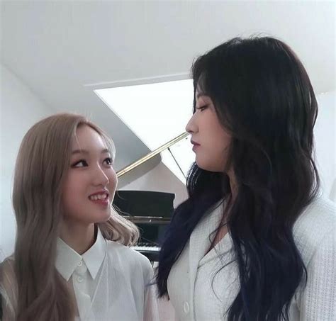 Hyewon Lq Olivia Hye And Gowon Loona Novios Kpop Ya Desperte