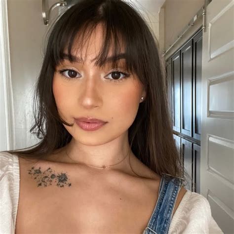 Dee Delilah D Threads Say More