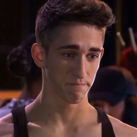 S6 Noah Looking At Richelle Tns