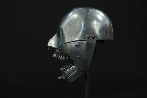 Deluxe Aluminum Phantom Class 1a — Agent Gallery Chicago