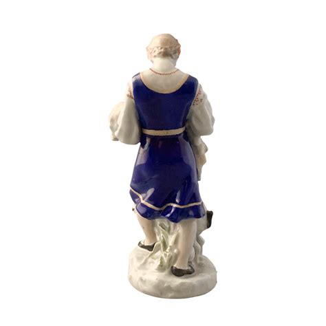 Статуетка Дівчина З Козенятком Купити Київська Порцеляна