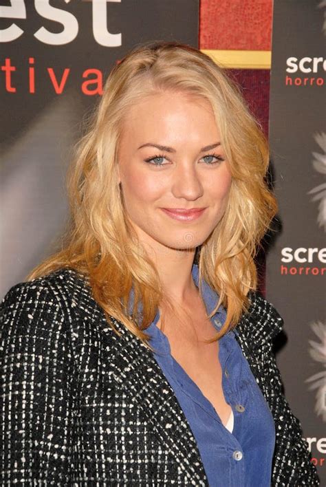 Yvonne Strahovski Imagem De Stock Editorial Imagem De Chinês 36718299