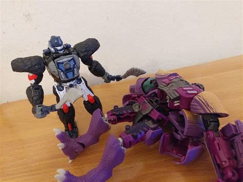Optimus Primal Vs Megatron R Transformers