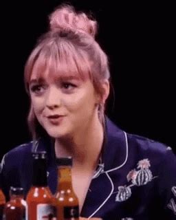 Maisie Williams GIFs So Cute Sex Gifs Porn GIF XXX GIFs PICTOA