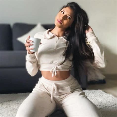 I Dont Blame Elton Jantjies Pics Of Zeenat Simjee Go Viral